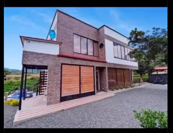 Casa Finca En Pereira Combia - Pereira, Colombia