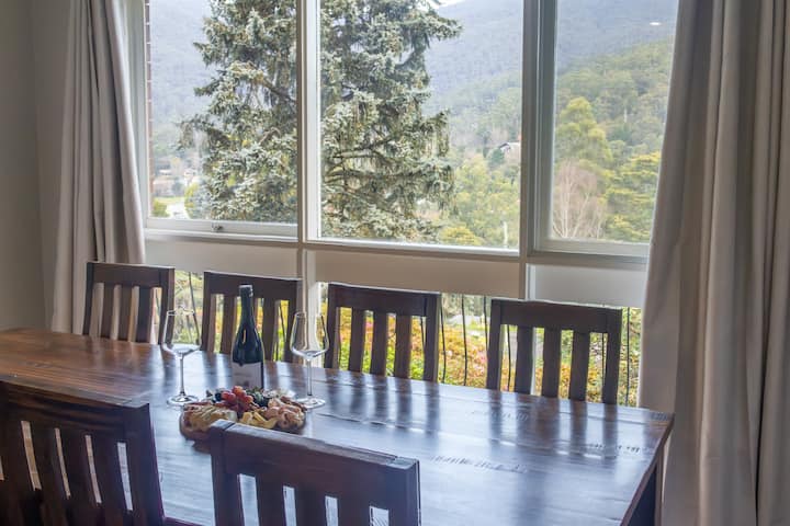 Gorgeous Home
Stunning Views And Ideal Location - Mount Baw Baw