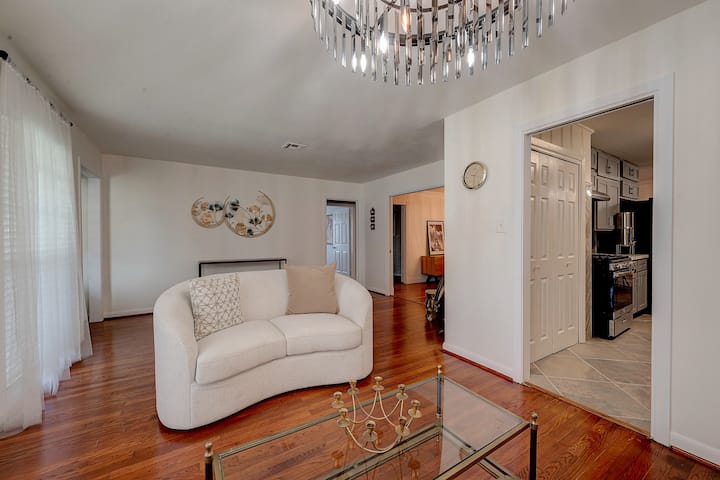 Magnolia Duplex - Bellaire, TX