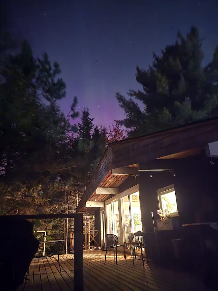 River House With Hot Tub, Fire Pit & Wifi - Bracebridge