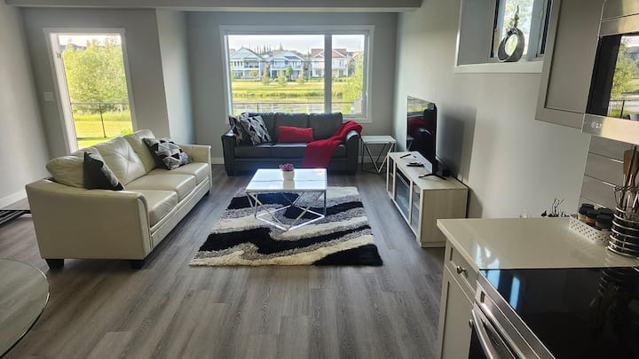 1 Br Walkout Pond Backing Suite - Beaumont