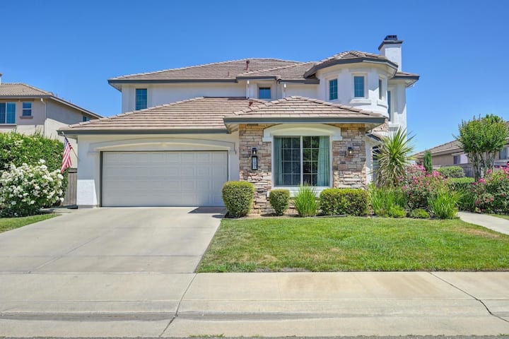 Beautiful & Modern Home - Rancho Cordova, CA