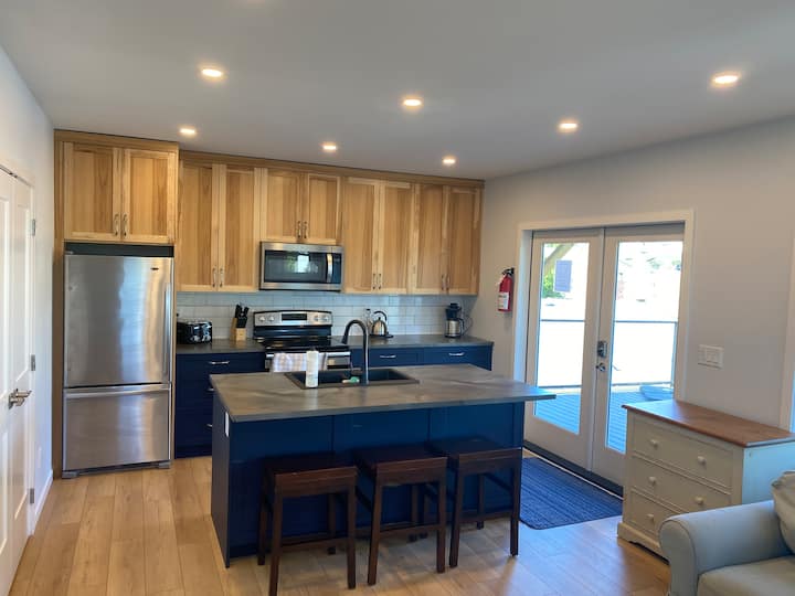 Douglas Guest House W/wi-fi, Ac - Penticton