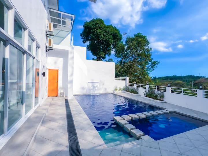 Sonia’s Loft Staycation - Antipolo