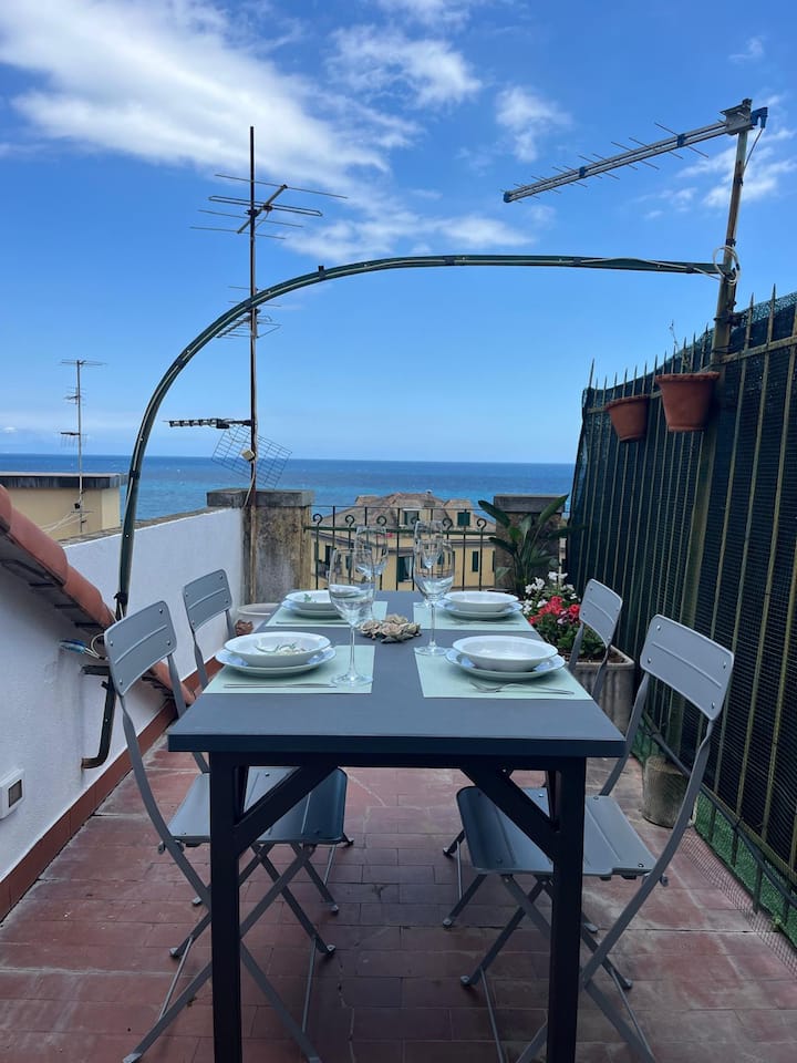 Attico In Centro Storico - Sea View Terrace E Wifi - Arenzano