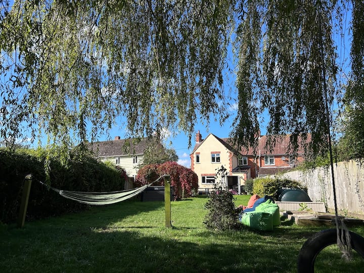 King Arthur's Rest House, Hot Tub Garden Sleeps 10 - Bruton