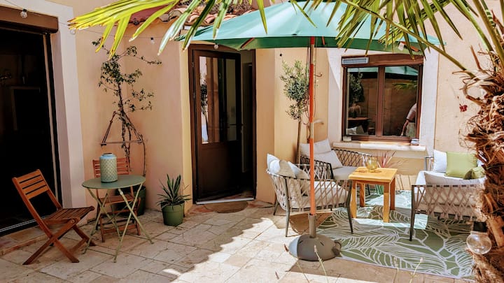 Voyage Dans Le Temps Et Confort Moderne - Mallemort