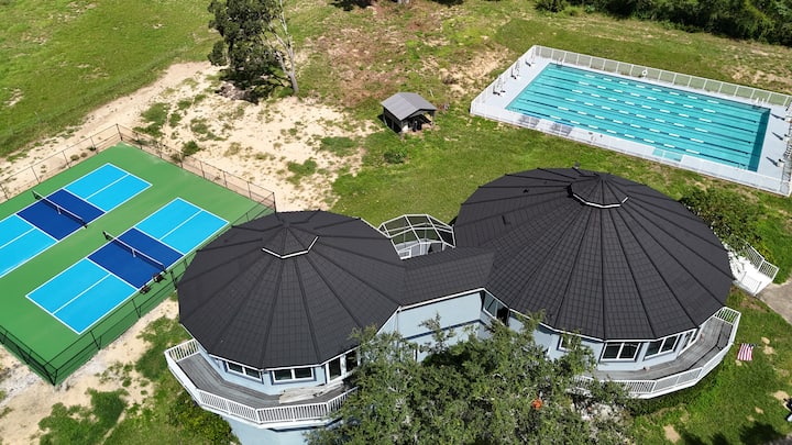 Entire Home Plus Private Suites - Groveland, FL
