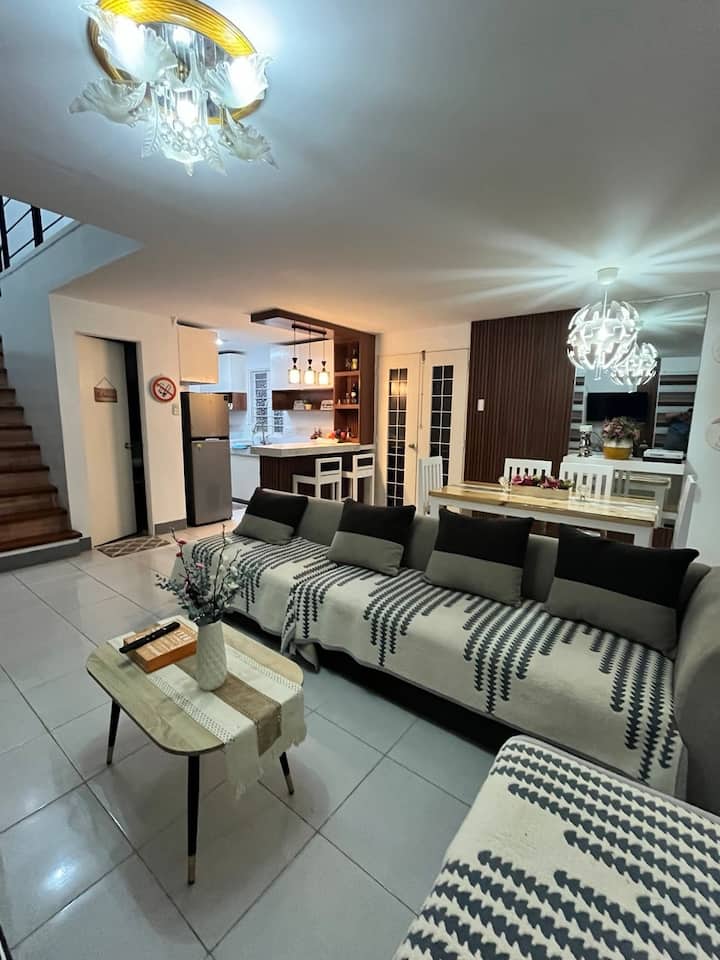 Homey San Pablo Staycation-near Tourist Spots - San Pablo City