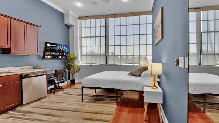 Luxury Studio | Northern Libs | 1 Bed | Onsite Gym - Philadelphia, PA