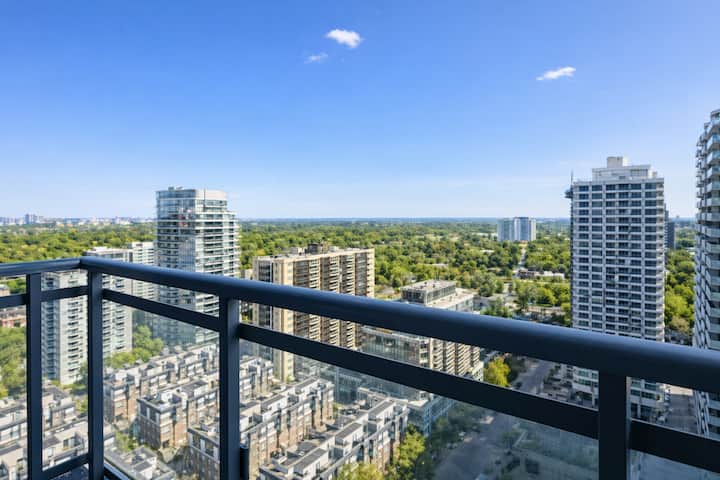 Midtown Toronto Condo! - Toronto