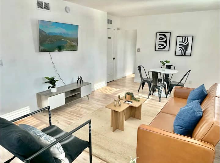 New & Modern 1bed/1bath - King Bed- Free Parking 4 - Des Moines, IA