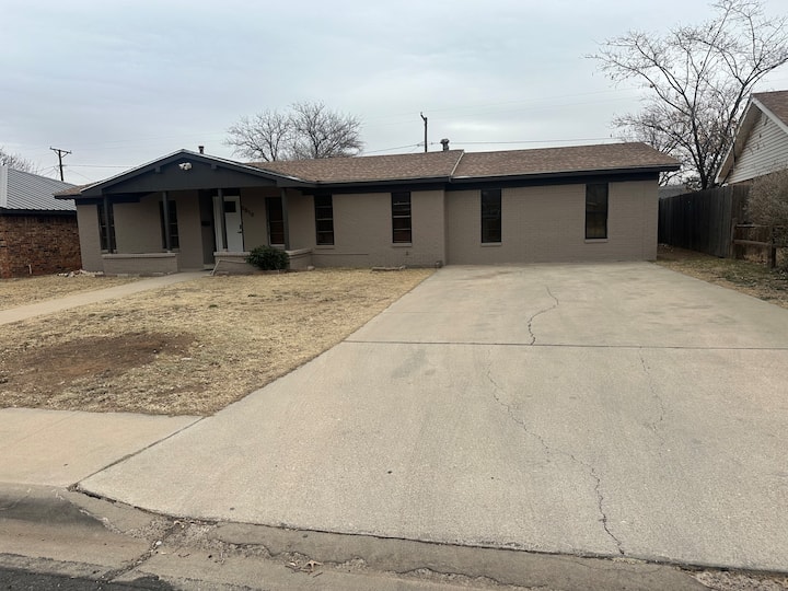 Imperial Lodge For Large Crew - Midland, TX