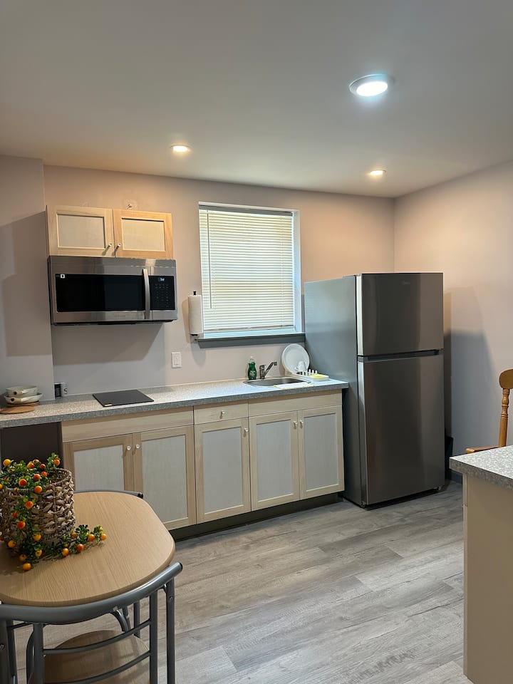 Newly Renovated. Full Kitchen. Easy Transportation - カムデン, NJ
