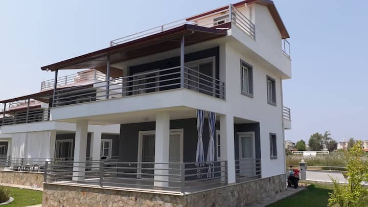 Güzelçamlıda Havuzlu Sitedeunutulmaz Bi Tatil Için - Davutlar