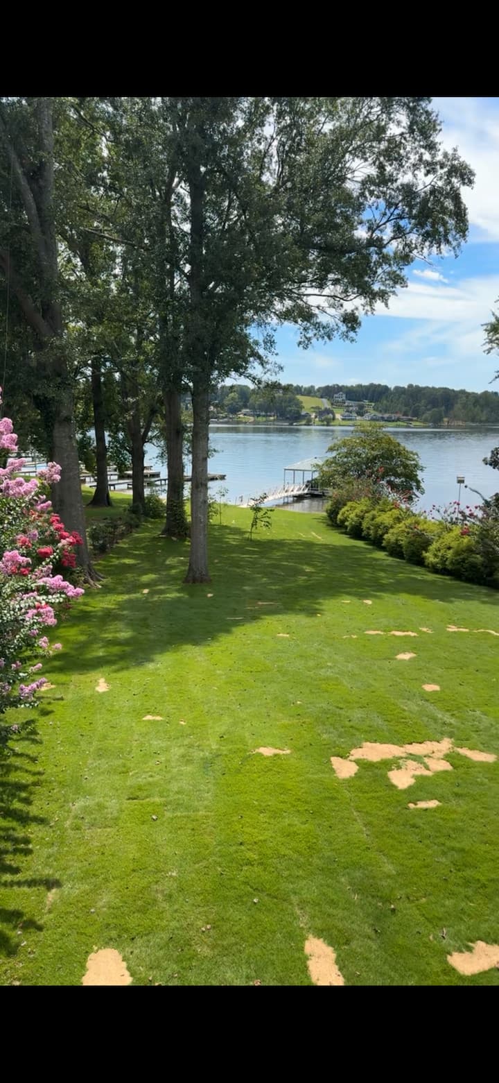 New Modern Home On Lake Bowen Near Spartanburg - Lake Bowen, SC