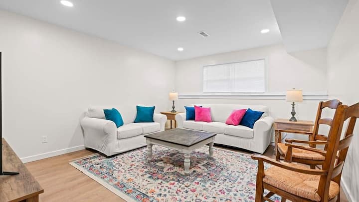 Stylish, Fully Furnished Apartments - Comfort And - Camden, MO