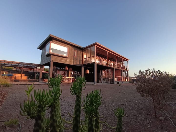 Hermosa Casa Con Tinaja Privada - Pichilemu