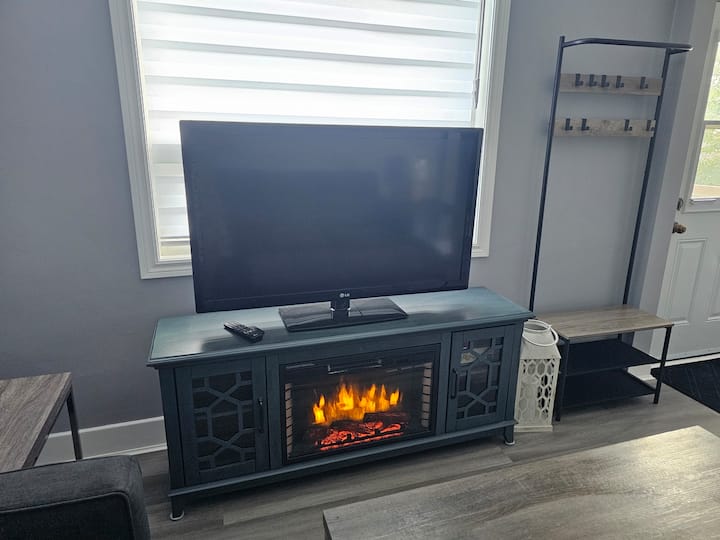 Large Central 3 Bedroom With Parking - Greater Sudbury