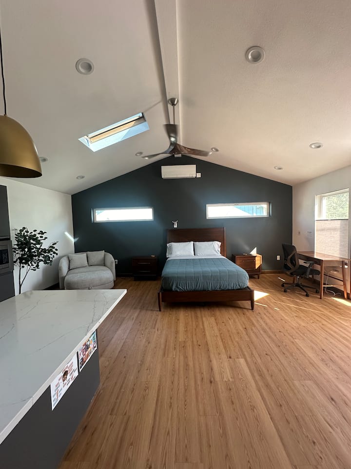 Sunshine Studio (Free Parking/self Checkin) - San Jose, CA