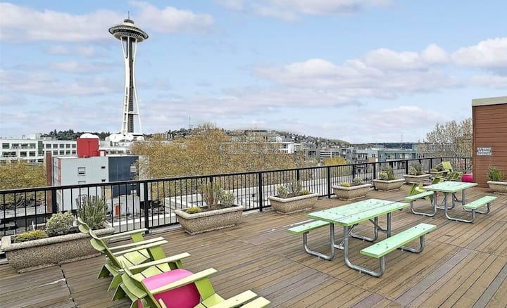 Seattle Home Near Space Needle & Climate Pledge - Seattle, WA