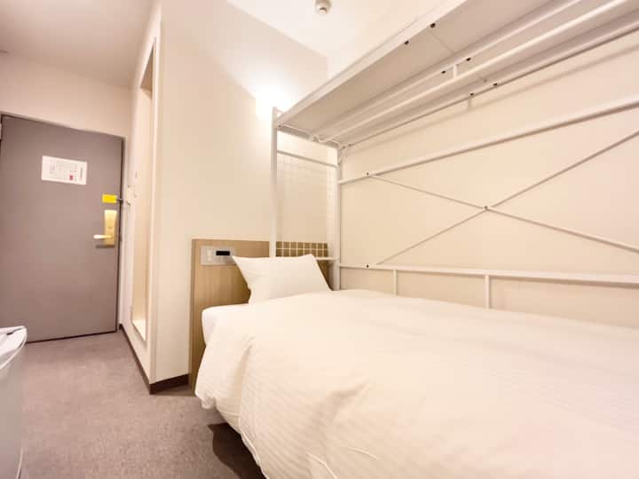 A4665/2 Mins Nippombashi Sta/6 Mins Dotonbori/307 - Japan