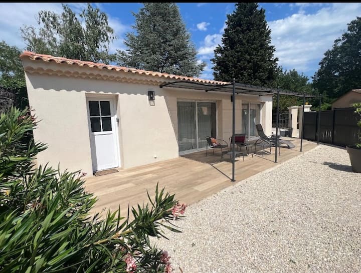 Gîte Climatisé Avec Piscine Neuf - Pélissanne