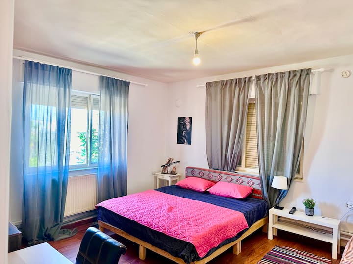 Central Location (Private Room 3) - Jordan