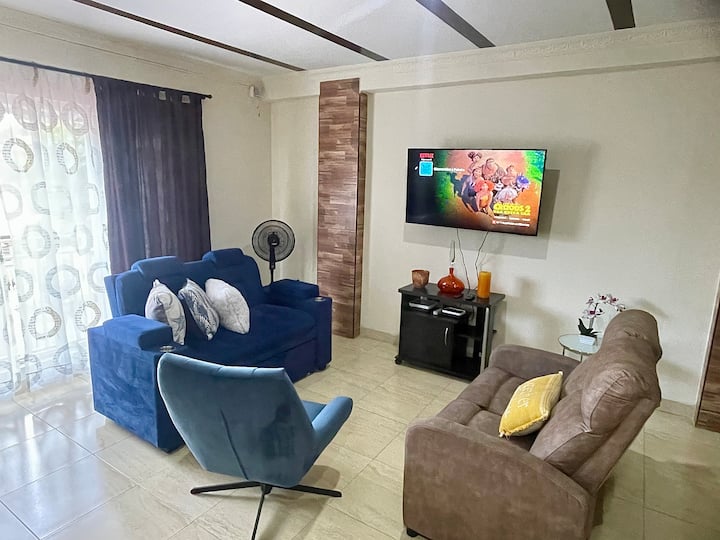 Casa Bonita, Barrio Tranquilo A/c Y Agua Caliente - Palmira