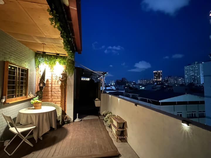 Rooftop Studio With Patio - 仁武區