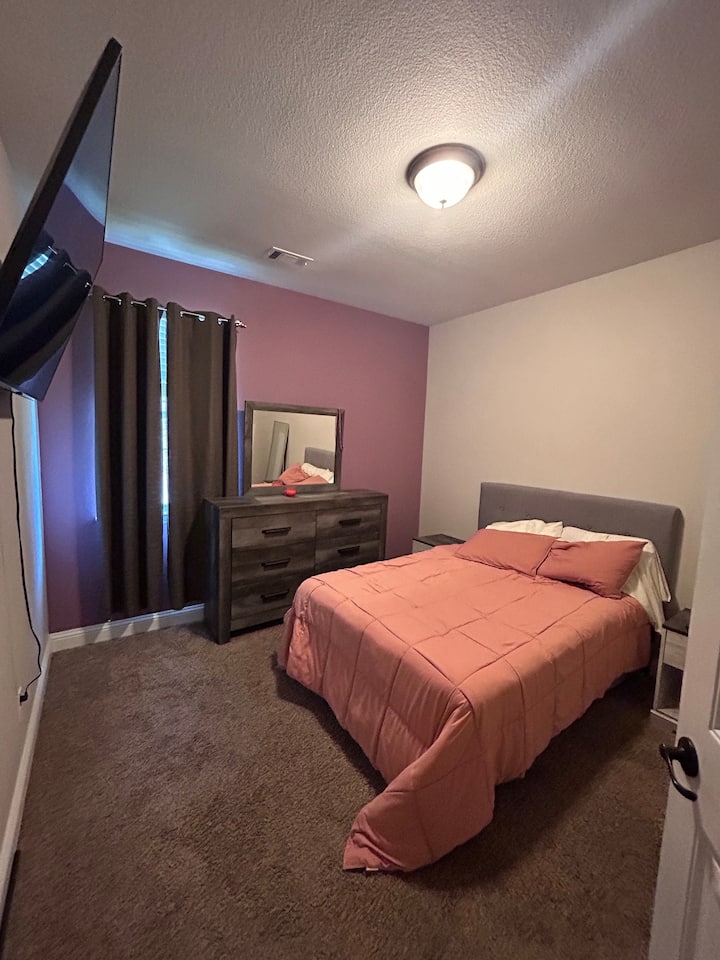 Room With Pool And Washer/dryer - Waxahachie, TX