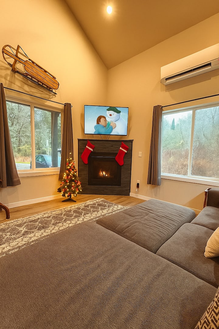 Cabin For The Holidays: Fireplace-wifi-xmas Tree - Ashford, WA