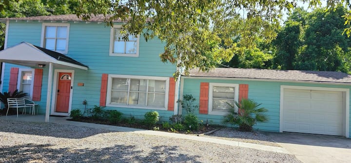 One Legged Pelican - Gulfport, MS