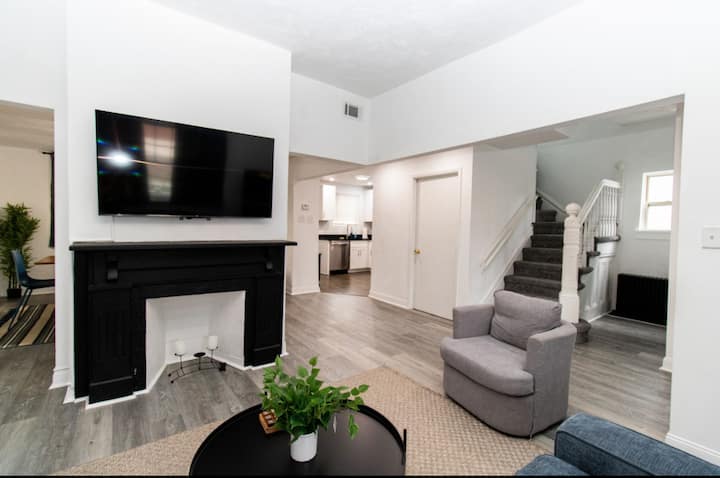 Prime 5-bed: Hot Tub, Pitt, Cmu, Schenley Park - Pittsburgh, PA