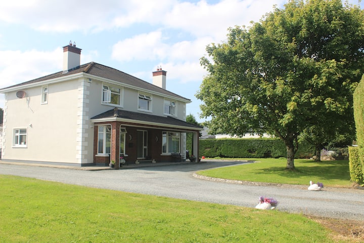 Ballyheane Airbnb
Double J.s - Castlebar