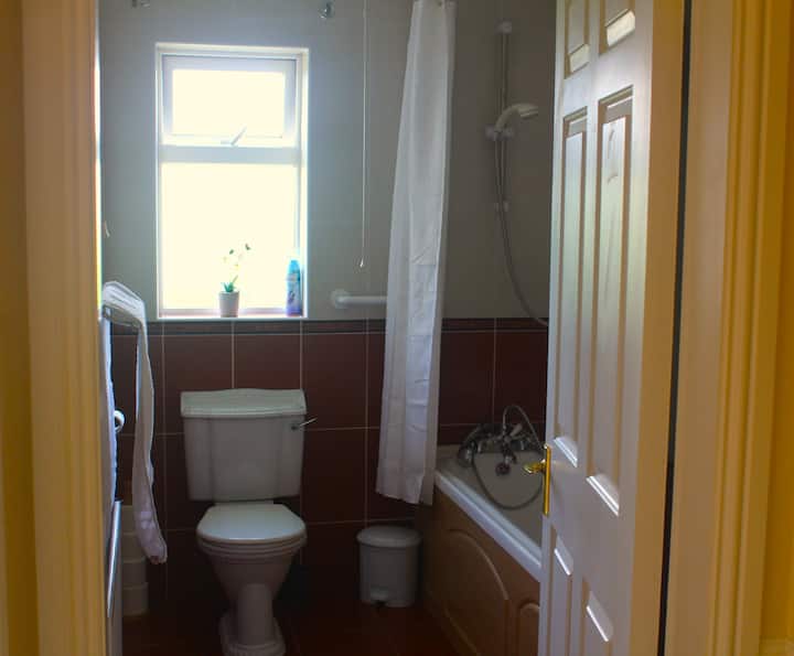Ballyheane Airbnb
Double J.s - Castlebar
