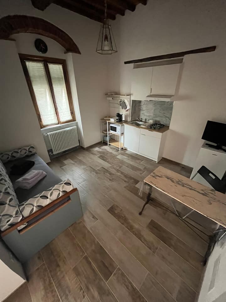 Stanza Ind. Con Bagno E Cucina - Carrara