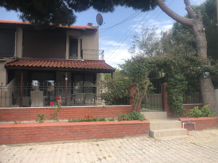 Alaçatı’da Tam Müstakil Ev (Min. Aylık Kiralama) - Çeşme