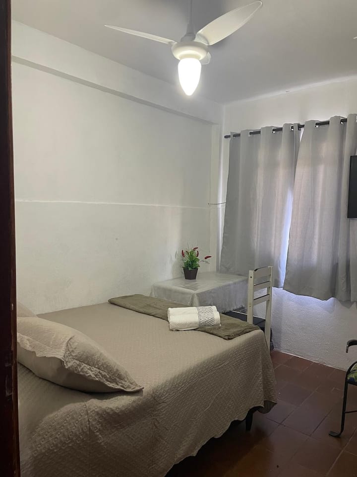 Losmim Hause* Quarto N°03 Com Uma De Cama Casal . - Ilha Grande