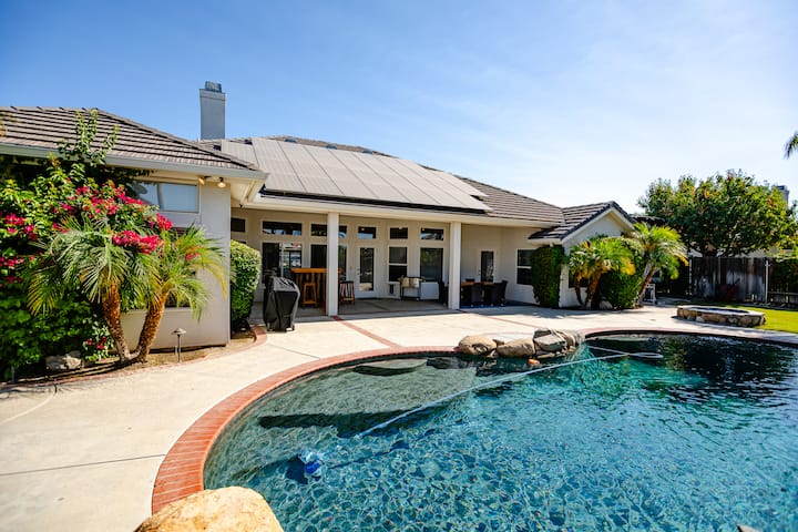 Spacious Home Beautiful Nw Bakersfield(pool Table) - Bakersfield, CA