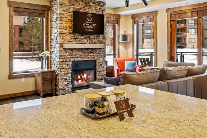 Moonlight Pooldeck | Premier Trailhead Resort - Steamboat Springs