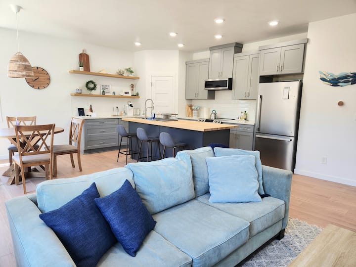 New Modern Ocean Highlands House - Tillamook, OR