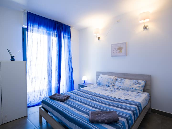 Blue Butterfly Single Room - Pise