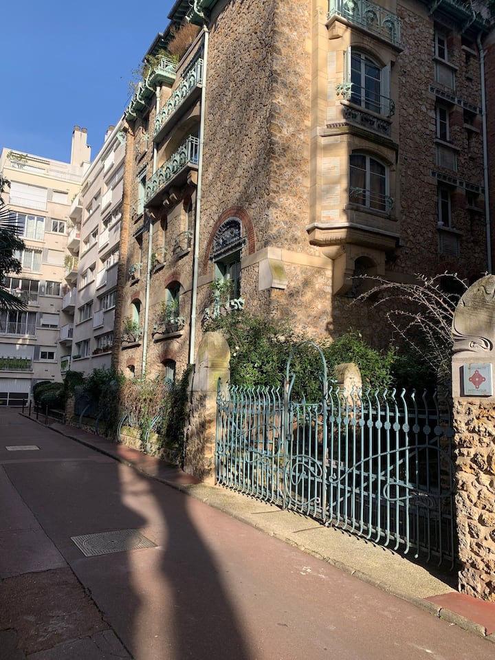Calme Absolu, Voie Privée, Vue Tour Eiffel - Paris