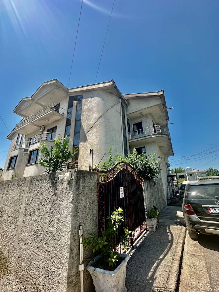 Smiley Guesthouse Shkoder - Shkodër