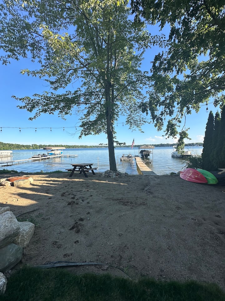 Retreat At Tice Beach On Indian Lake - Dowagiac, MI