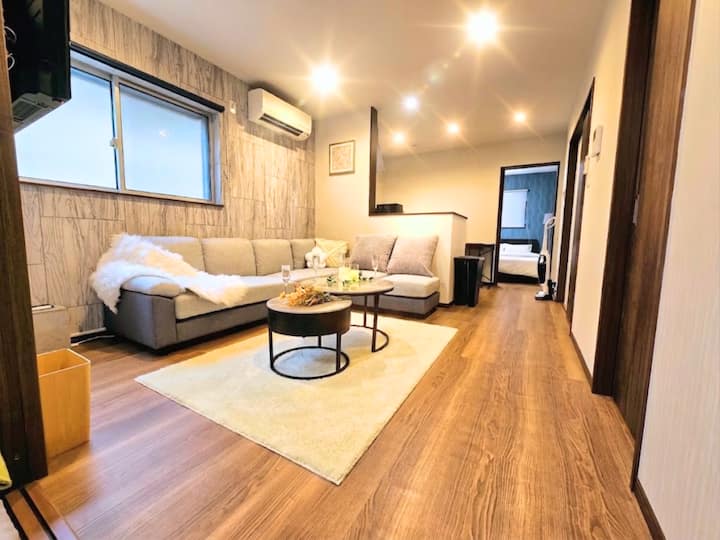 2 Mins Walk To Tengachaya Station, Direct Access To Kansai Airport, 1 Min Walk To Convenience Store, Supermarket In Front Of Station, 4 Beds, High-speed Wifi, 2f - Osaka, Japan