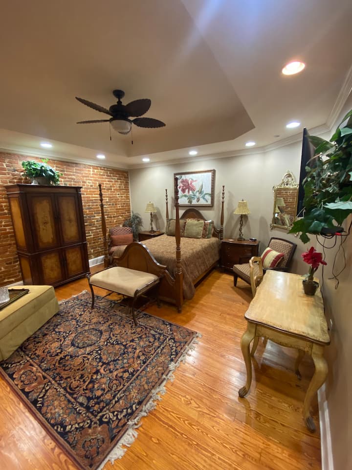 Inn On The Square - Room 1 - Blue Mountain, MS
