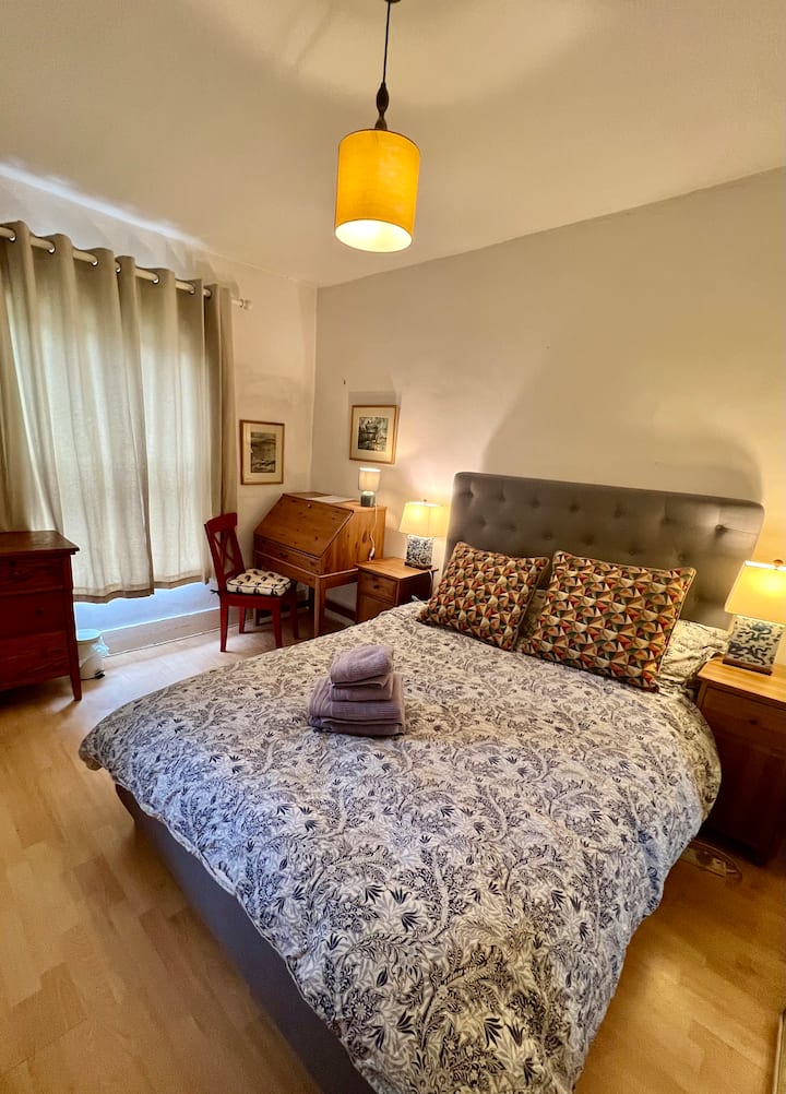 Spacious Bed Room For 1 Female Only - Barking