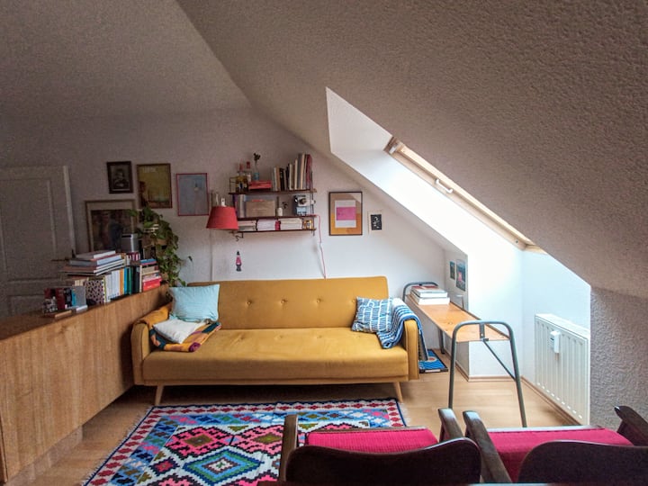 Charmante Dachgeschosswohnung, Zentrumsnah - Leipzig